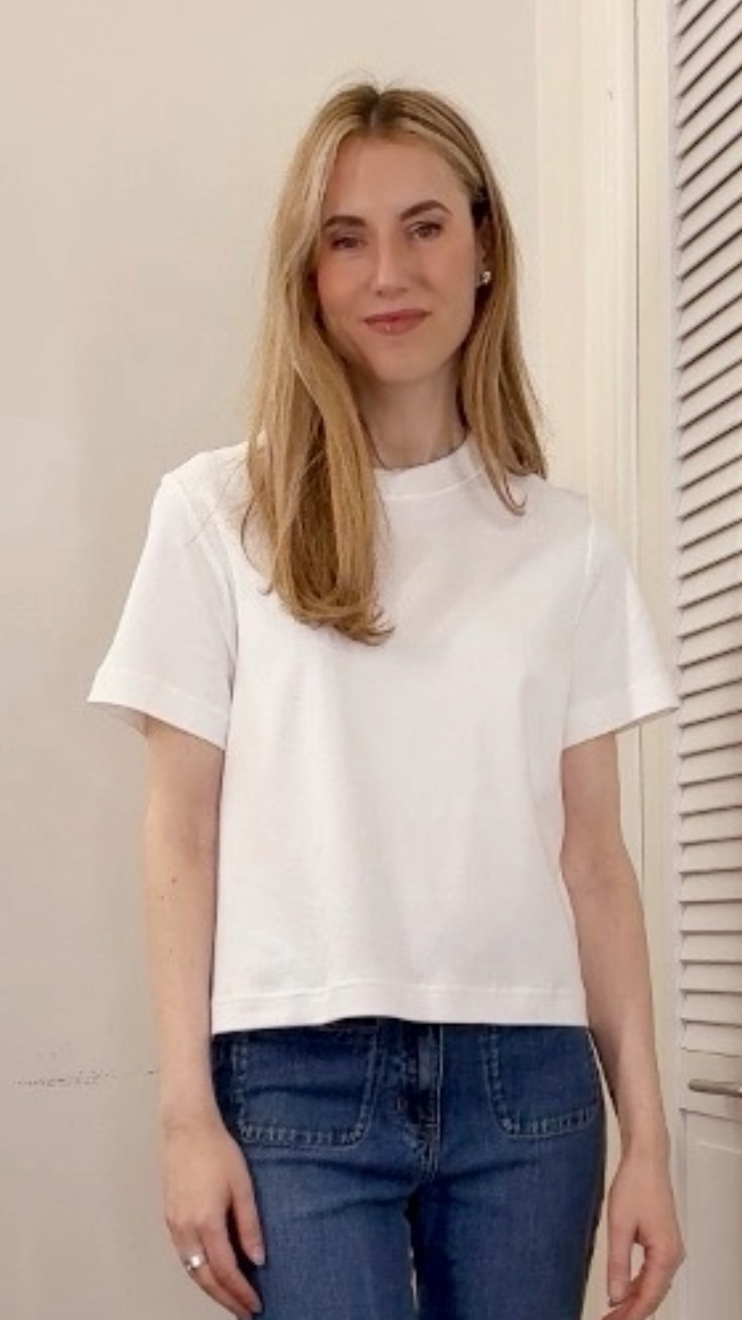 The Essential White Tee: A Study in Subtle Sophistication